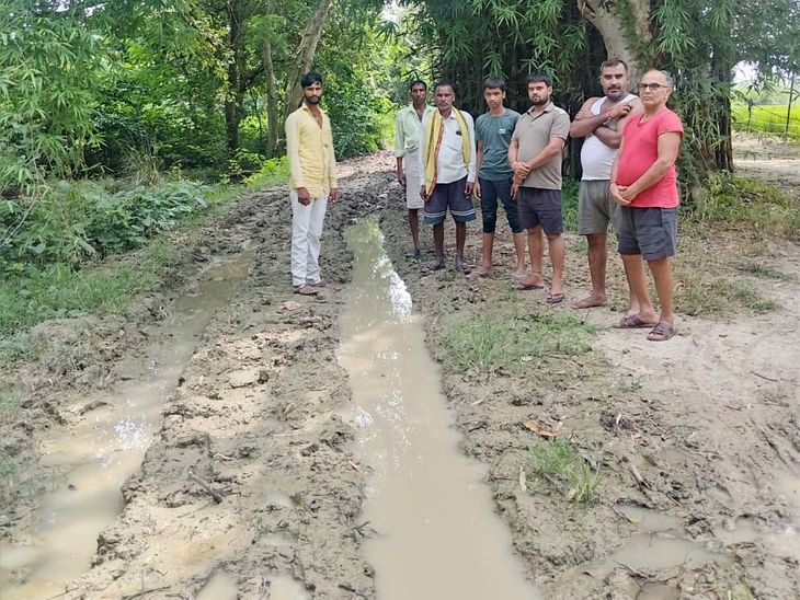 Waterlogging in Ratanpur-Tendua of Bikapur | बीकापुर के रतनपुर-तेंदुआ ...