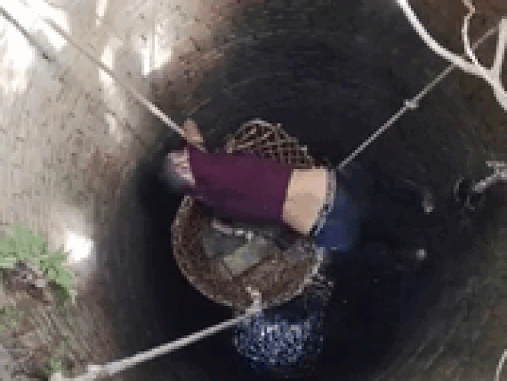 The bull chased two brothers, they fell into the well, one died