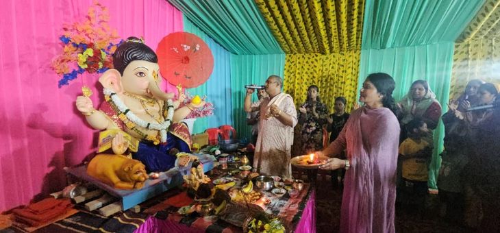 Collector participated in Ganpati Puja of Revenue Colony | राजस्व ...