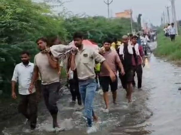 Waterlogging problem in Kachaura village of Achnera | आगरा के कचौरा ...
