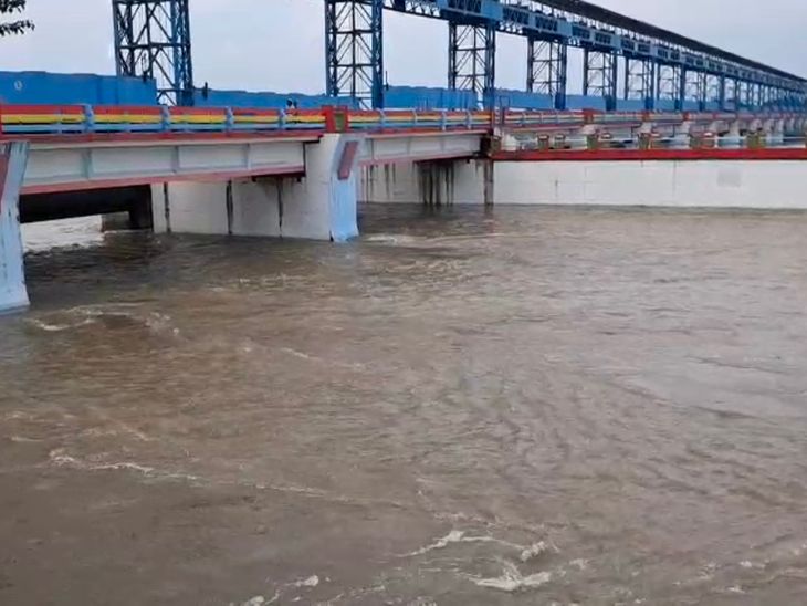 The water level of Kalagarh Dam increased