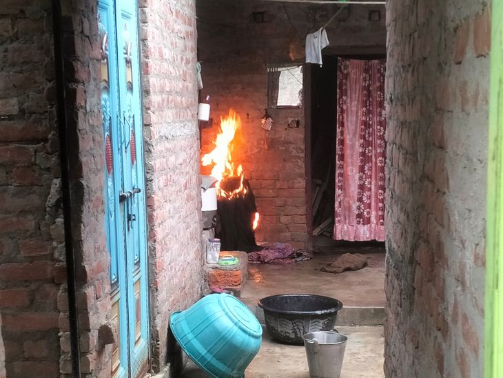 There was a commotion due to fire in gas cylinder