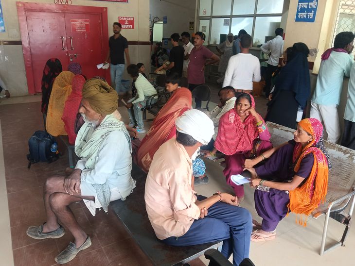 Camp in District Hospital on World Physiotherapy Day in Sheopur