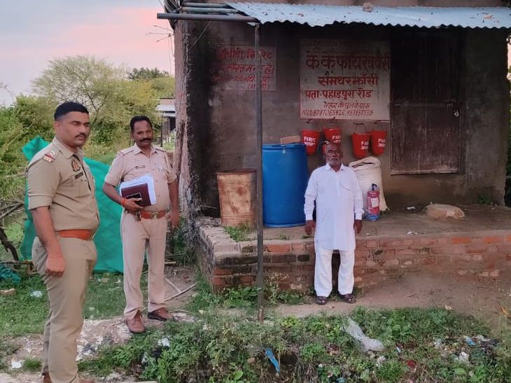 Verification of cracker license holders in Samthar