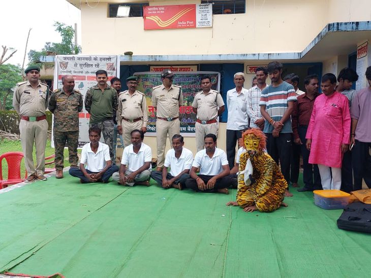 In Balaghat, the forest department created tiger friends in villages
