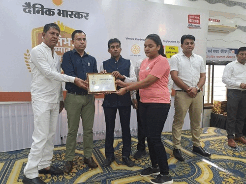 In Pali, Rajasthan, 200 students were honored at the Daily Bhaskar's ...