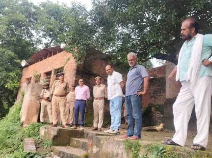 The water level of Ganga and Tons river increased