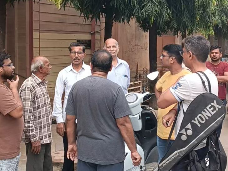 70-year-old woman duped at Pandhurna Jain temple | पांढुर्णा जैन मंदिर ...