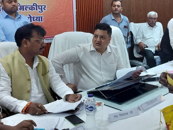Gram Pradhan and Secretary accused of fake payment | ग्राम प्रधान और ...