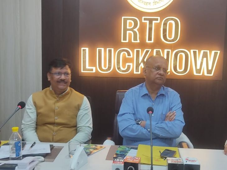 Surprise inspection of Lucknow RTO office | लखनऊ RTO ऑफिस का औचक ...