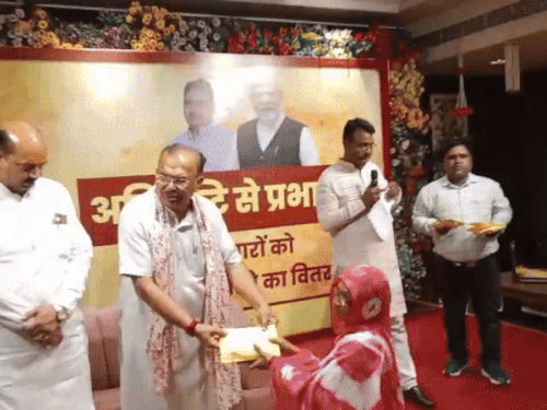 Devnani distributed relief funds to the affected families