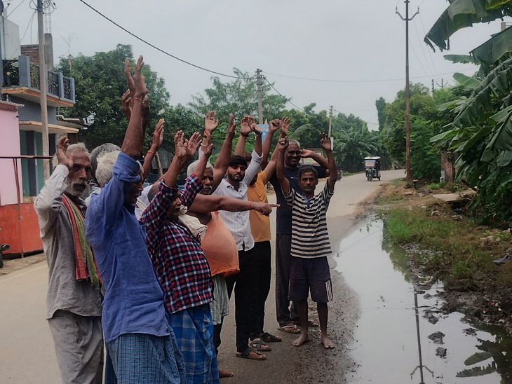 People are troubled due to cleaning of drains in Pali | पाली में ...