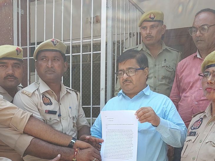 Protest by PRD jawans in Meerut