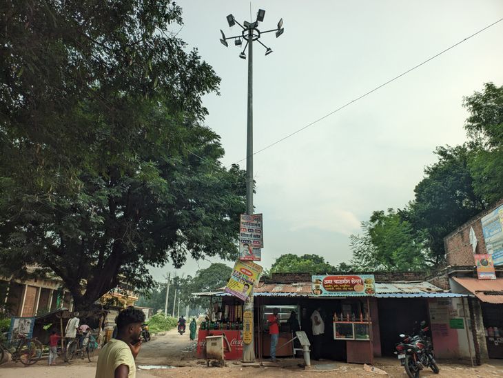 Street lights are out of order in Khawas Tara Bazaar