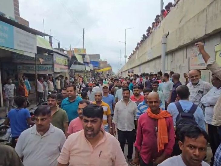 The team that went to remove encroachment in Hatabazar returned back ...