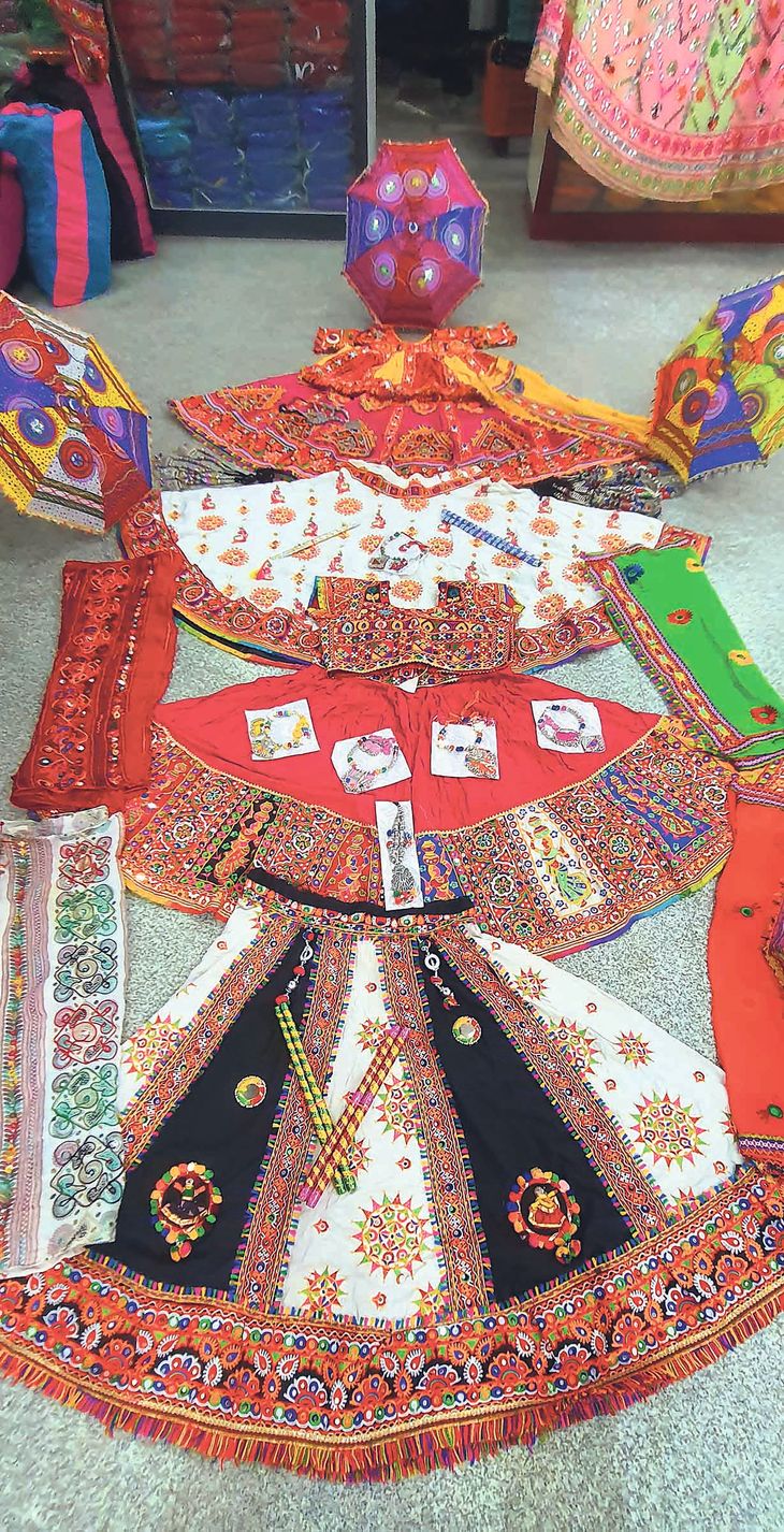 Kathiawadi, Kedia and Kutch work dresses, Rajasthani, Patola-Bandhani ...