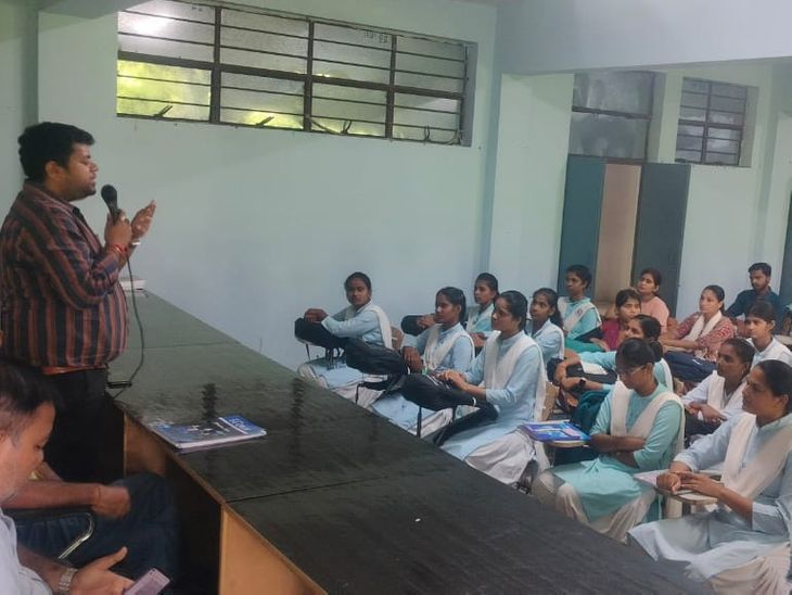 Career counselling at RBS College, Meja