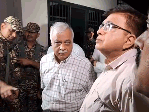 Alok Shukla arrives at the court