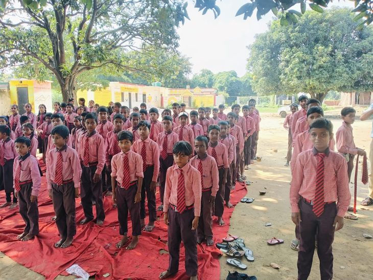 Students of Sarai Khas school received a special gift. | सराय खास के ...