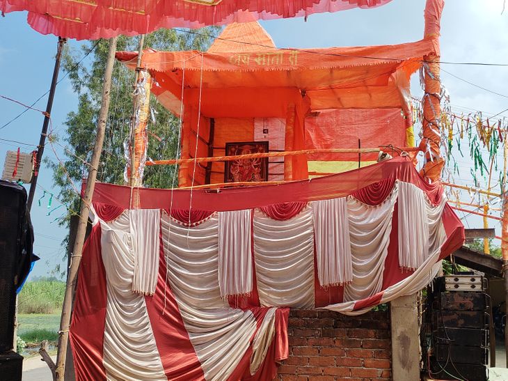 Two-storey pandal on Navratri in Sonaripur | सोनारीपुर में नवरात्र पर ...