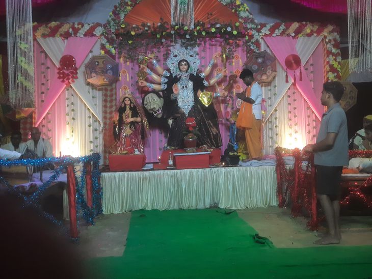 Sharadiya Navratri begins in Prayagraj | प्रयागराज में शारदीय नवरात्र ...