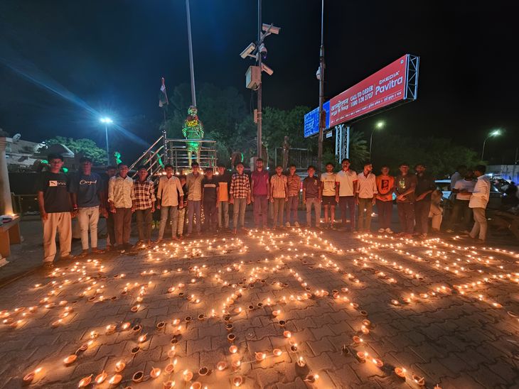 One thousand and one lamps were lit to remember the Haifa hero. | एक ...