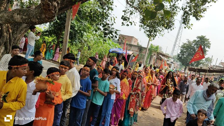 Kalash Yatra was taken out in the pandals of Patan on Navratri. | पाटन ...