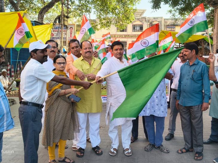 A rally was held in Atrauli under the Clean India Campaign.