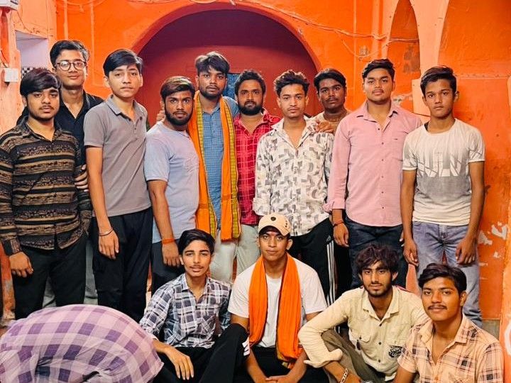 The event was held at Mahavir Ganj Temple in Jalesar. | जलेसर के महावीर ...