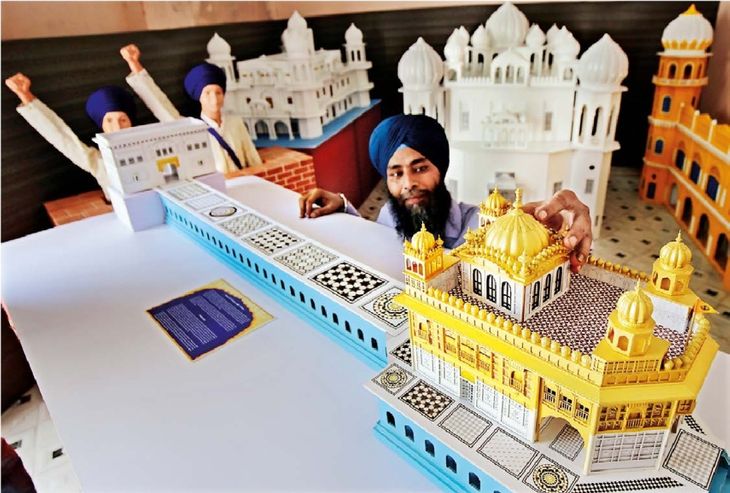 Amritsar artist Gurpreet Singh made a model of Sri Darbar Sahib, it ...