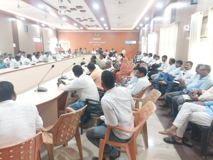 Review meeting of development works in Sevapuri, Varanasi