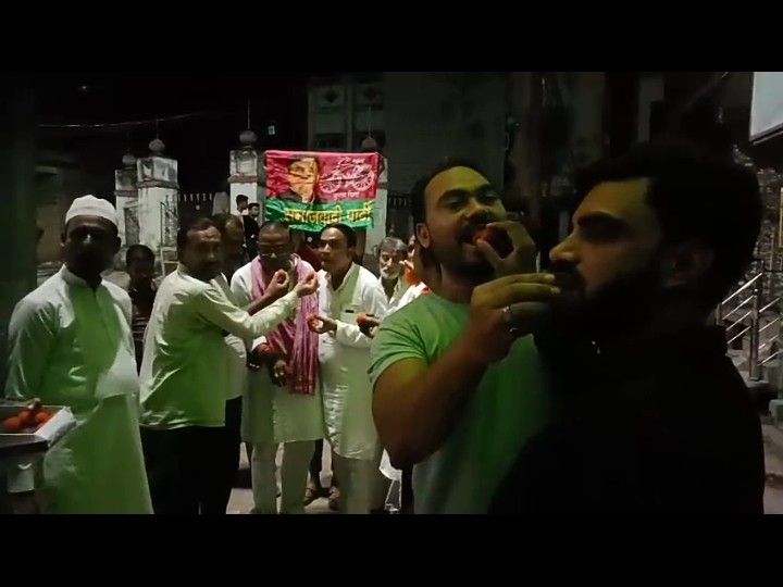 SP workers celebrated in Bindki | बिंदकी में सपा कार्यकर्ताओं ने मनाया ...