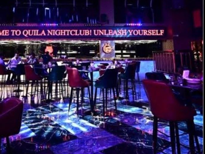 Robbed during party at Lucknow Quila Night Club | लखनऊ किला बार में ...