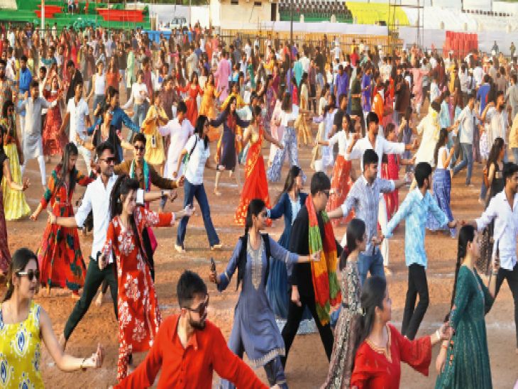 Entry to the ground from 7 pm, this time Garba pandal under the aura of ...