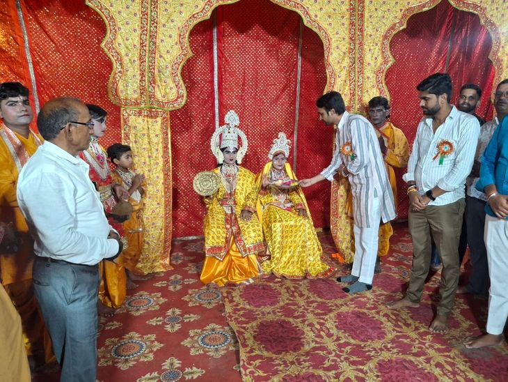 Narada Moh staged in Ramlila in Balrampur | बलरामपुर में रामलीला में ...