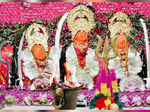 Devotees thronged the Joganiya Mata Temple on Navratri. | नवरात्रि पर ...