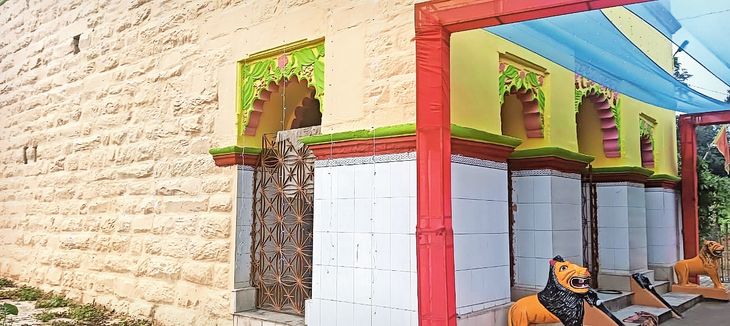 The 500-year-old Dashbhuja Temple is a wonderful confluence of faith ...