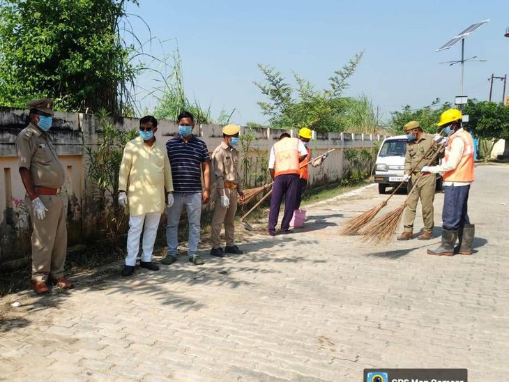 Cleanliness drive at Achalda CHC | अछल्दा के सीएचसी में स्वच्छता अभियान ...