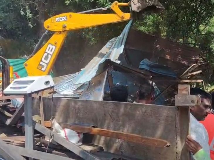 12 kiosks removed from the main road in Susner | सुसनेर में मुख्य मार्ग ...