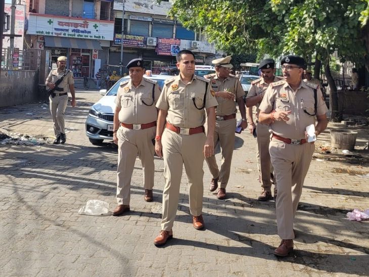 Hisar-Hansi-sp-amit-yashvardhan-foot-patrol-strengthens-security-public ...