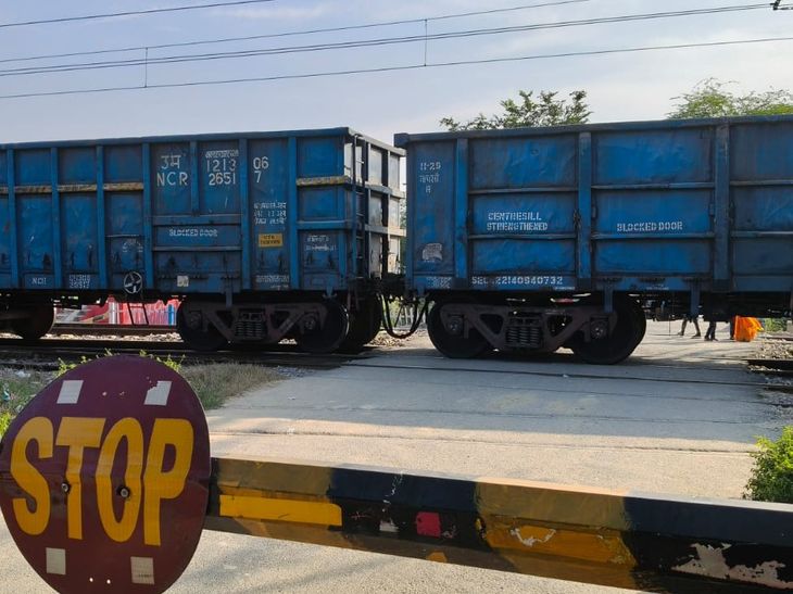 Goods train engine breaks down at Lambhua station