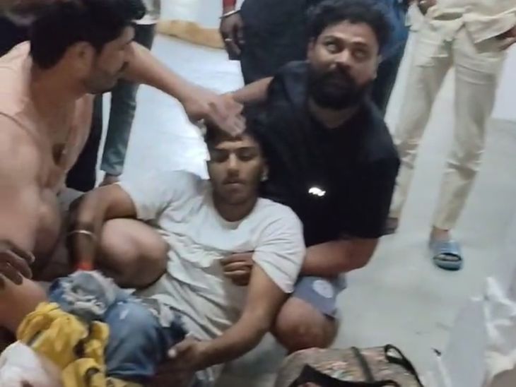 A young man's legs were amputated in a train accident at chomu-Samod ...