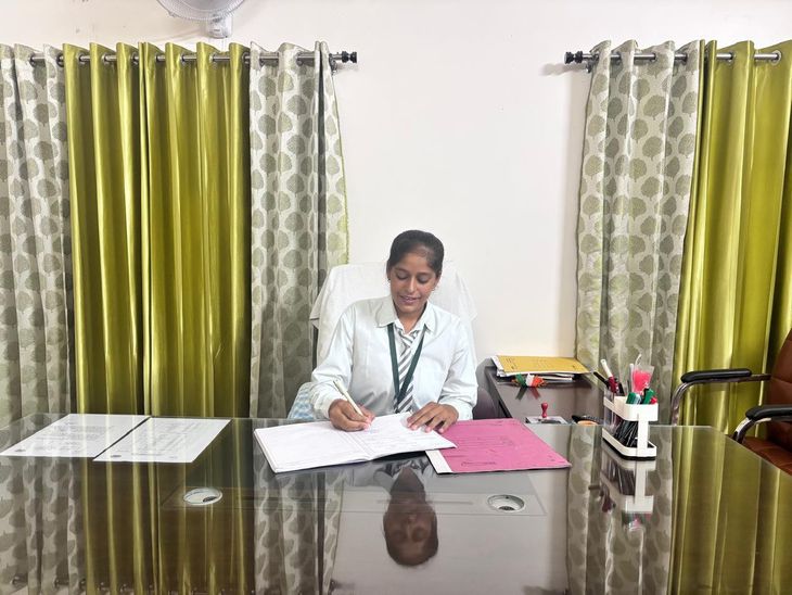 In Pisawa, a student became the principal for a day.