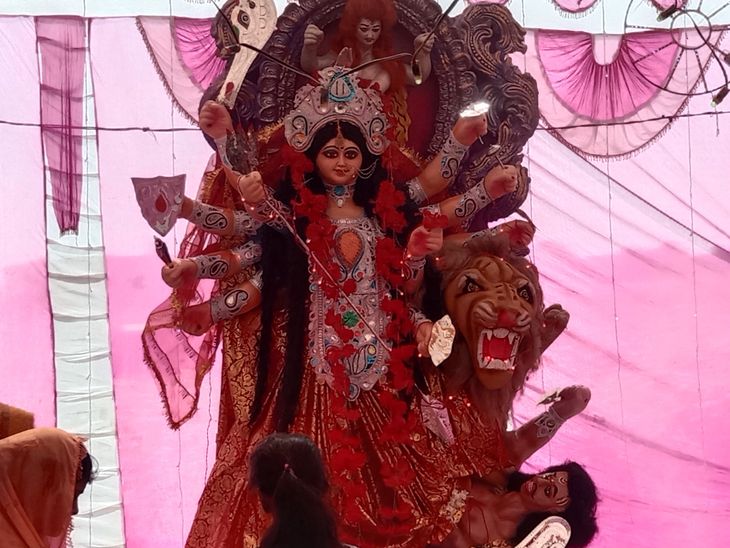 Crowds gathered to visit Skanda Mata in Mirzapur