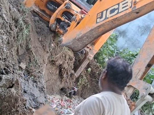 5158 liters of liquor destroyed in Bagaha city police station | बगहा ...