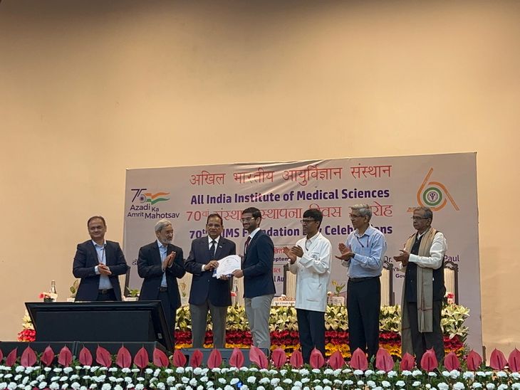Dr. Hardik Gupta awarded 'Best Intern' at AIIMS