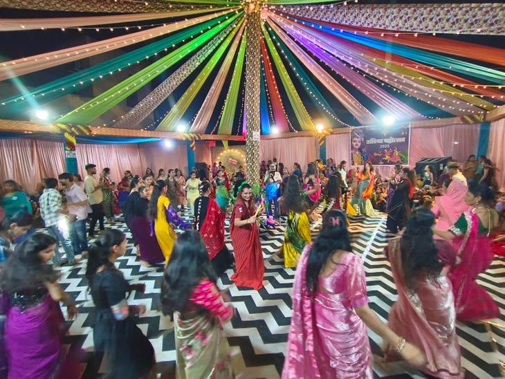 Durga Puja festival in Sujangarh, Dandiya performed in pandals