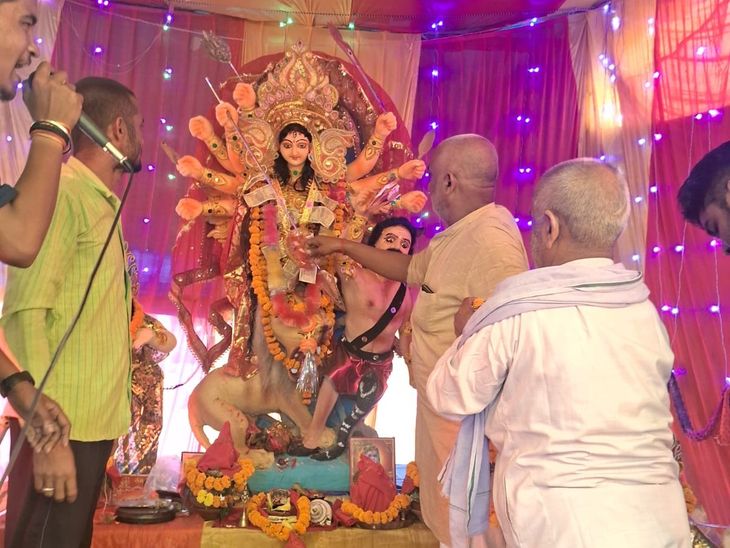 On the sixth day of Navratri, the curtain of Matarani was opened ...