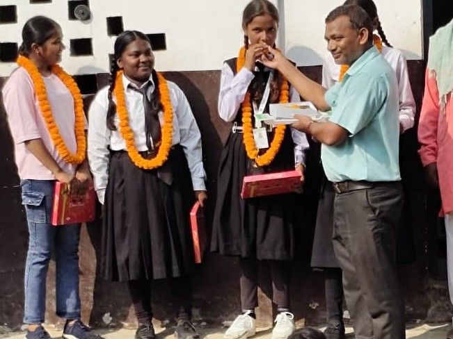 Four girl students of Chhapia were selected | छपिया की चार छात्राएं हुई ...