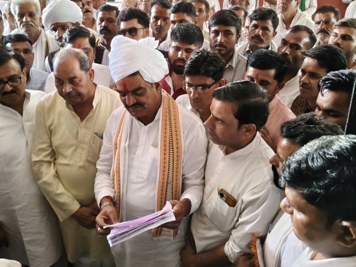 Dangi community protests against changing the name of Jaisinghnagar ...